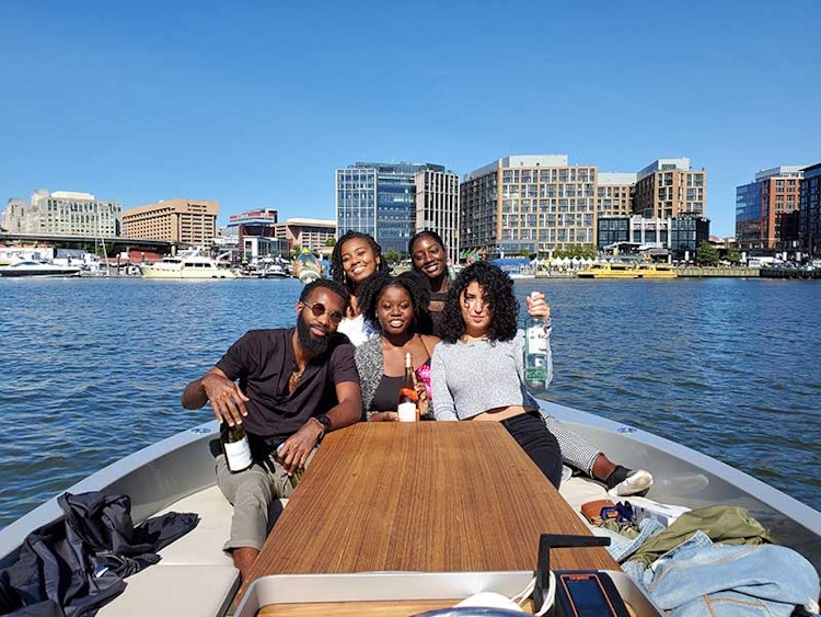 Rent your electric boat now in Washington at the Wharf! - GoBoat USA